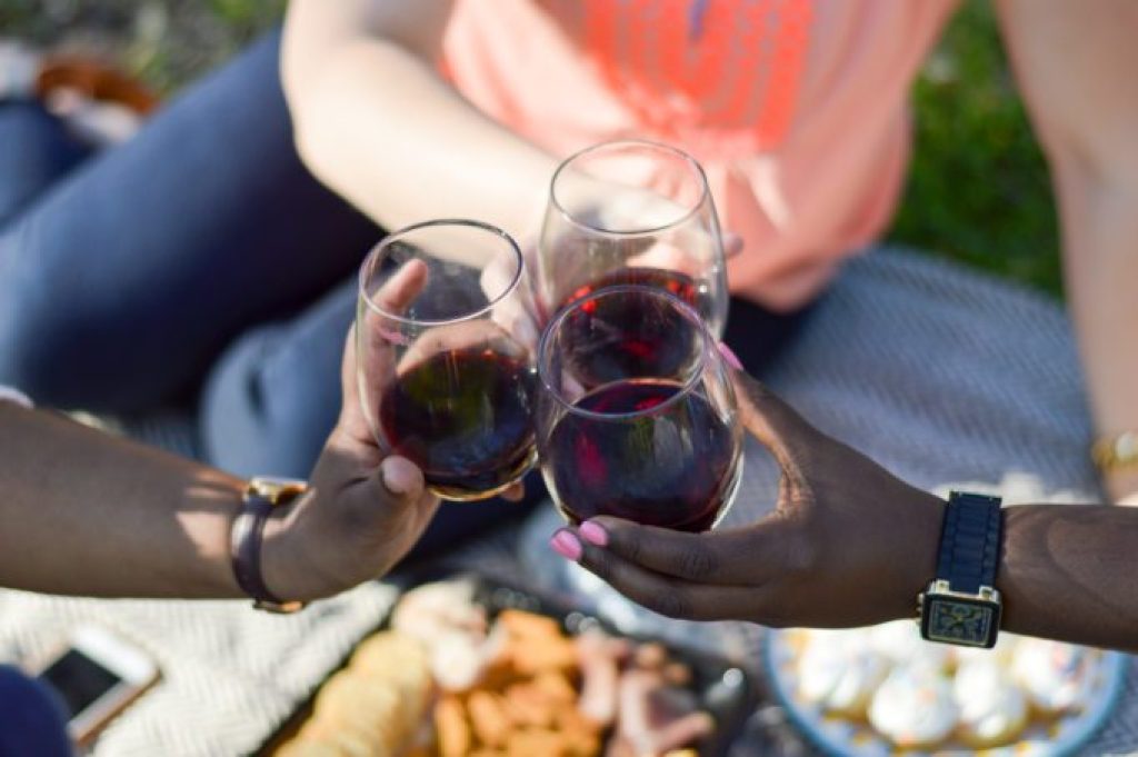 How to Prepare for Girls Night with Böen Wine | Lots of Sass
